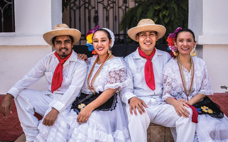 Trajes típicos de Veracruz - Hotel Emporio Veracruz